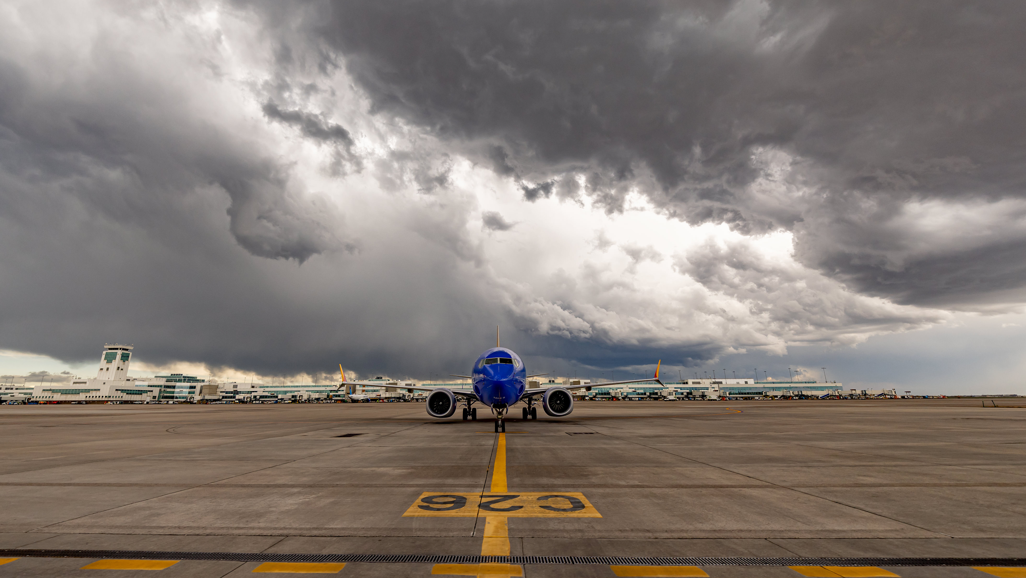 Denver Airport Flight Delays, Cancellations Soar Amid High Winds